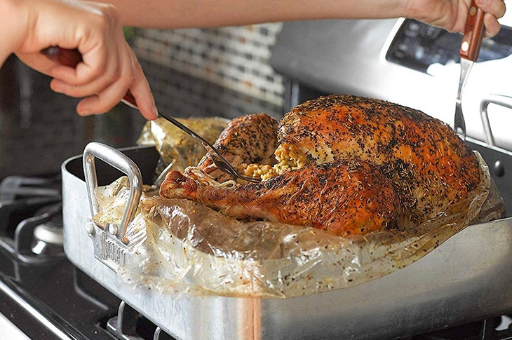 How to Cook a Turkey in an Oven Bag | Reynolds Brands