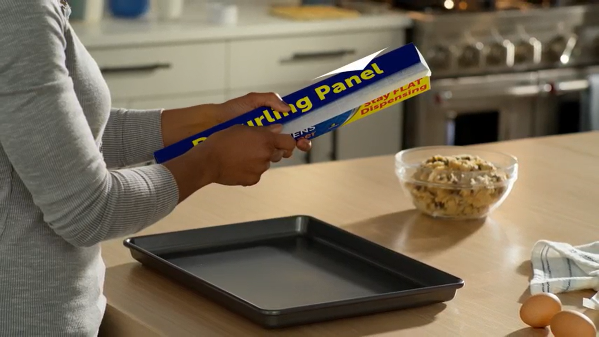 How to Use Stay Flat Dispensing Parchment Paper | Reynolds Brands